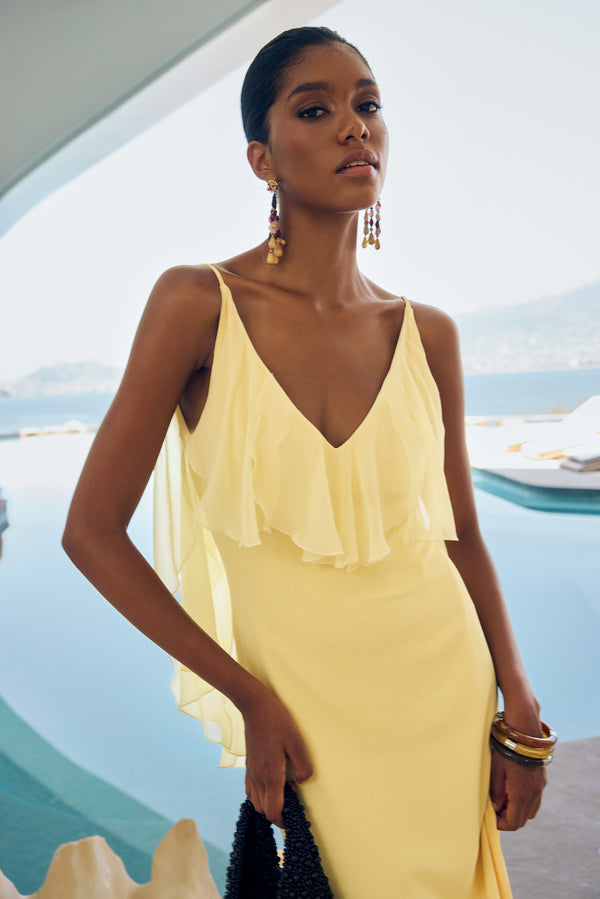 Vestido Largo Escote Pico Volantes Gasa Aquaria Vainilla | Lady Pipa